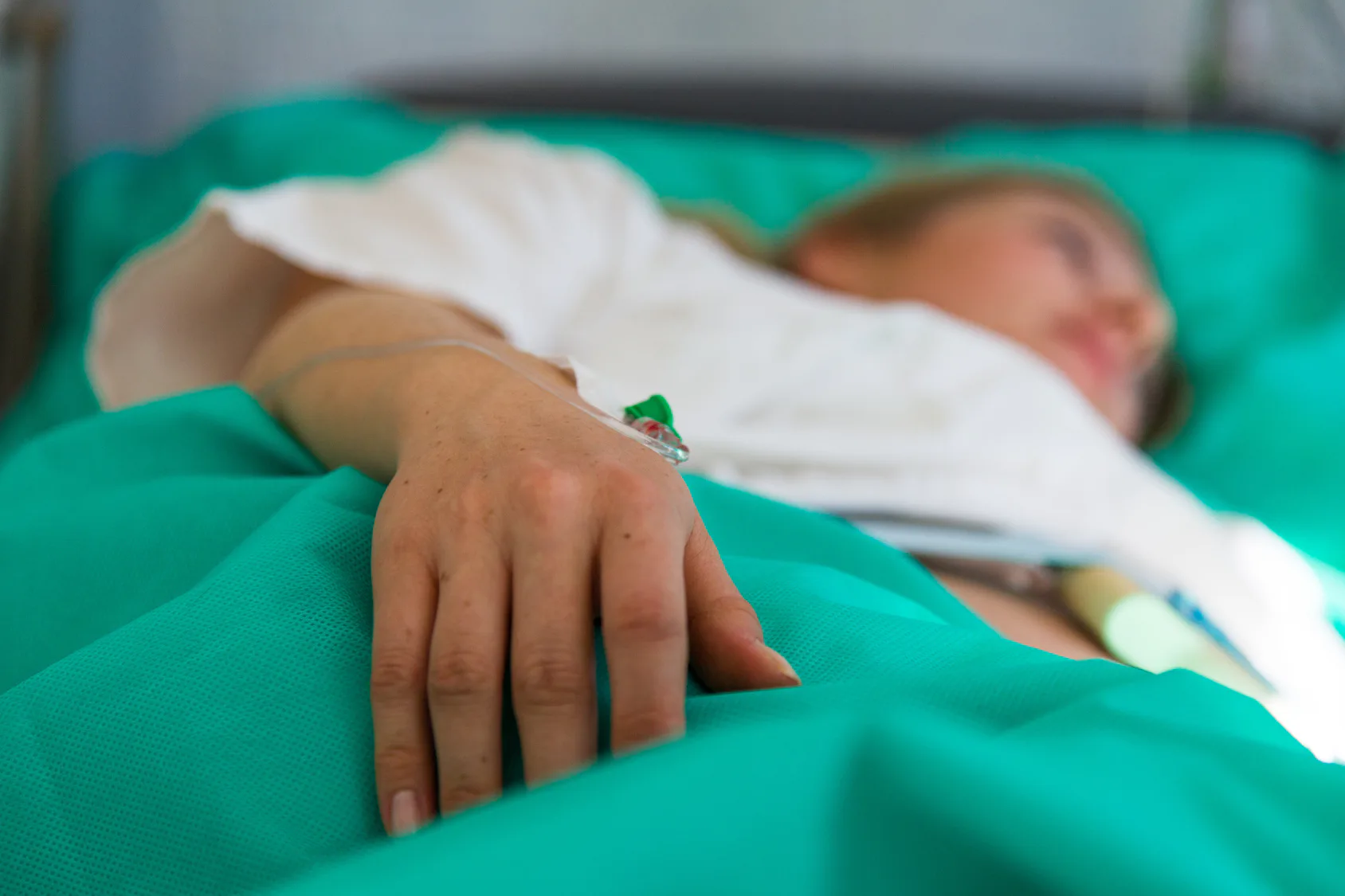 11 Emotional Stages Of Pooping On The Table During Labor