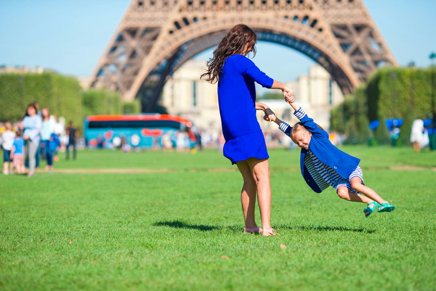 5 Things French Moms Do That Every American Mom Should Try