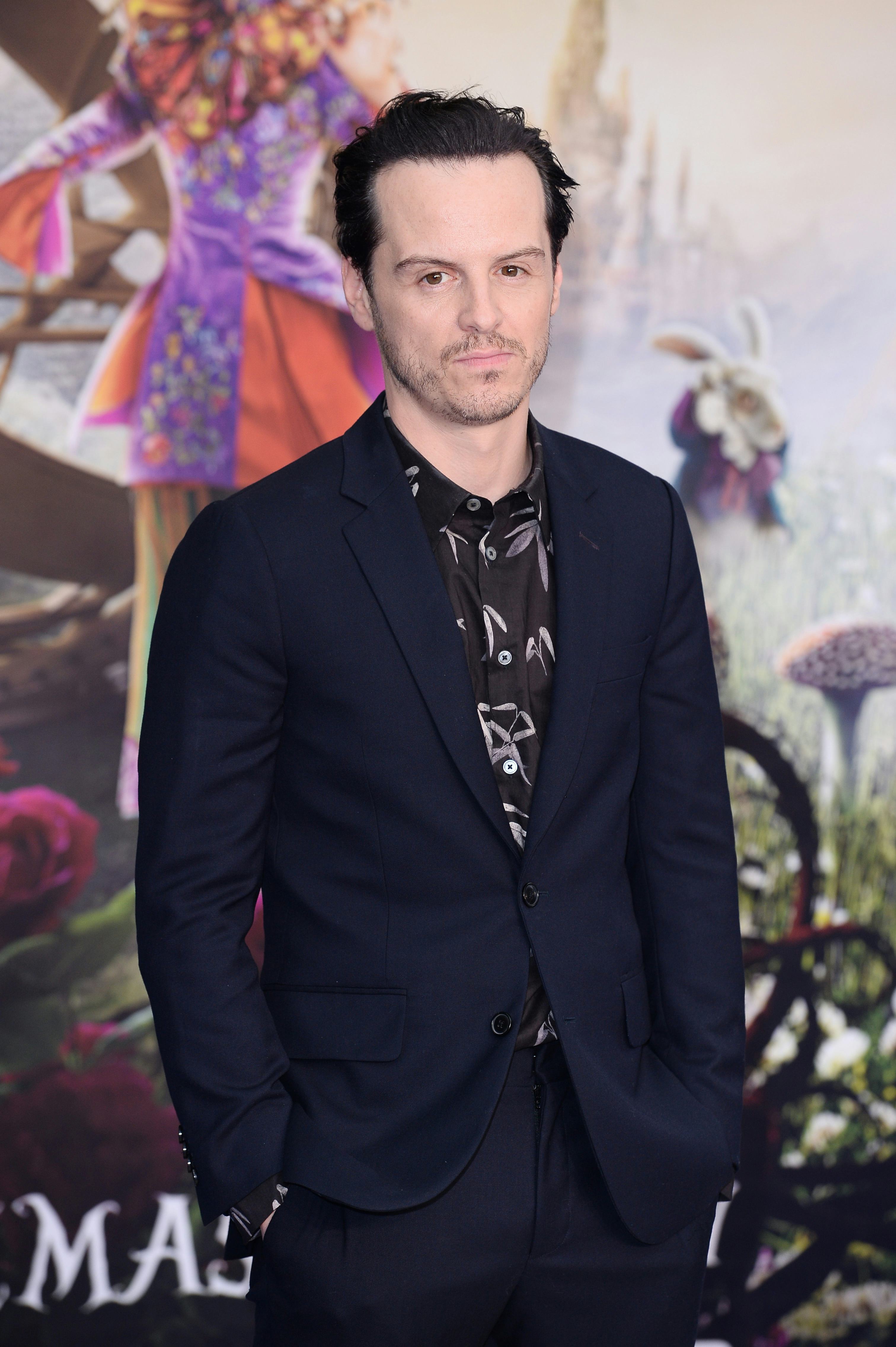 Who Is Andrew Scott? The 'Alice Through The Looking Glass' Actor Plays ...