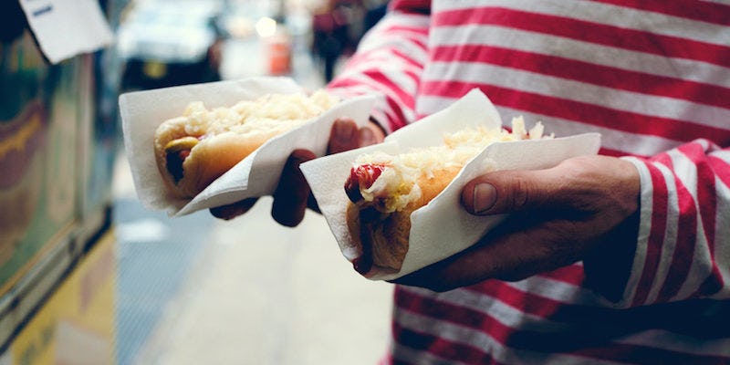 6 Of The Most Iconic Foods To Have On A Trip To New York City