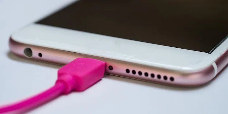 This New iPhone Charging Method Is Perfect If You're Forgetful