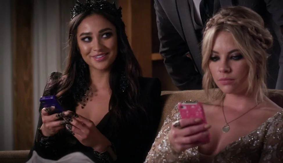 Emily Fields' Best Looks On 'Pretty Little Liars'