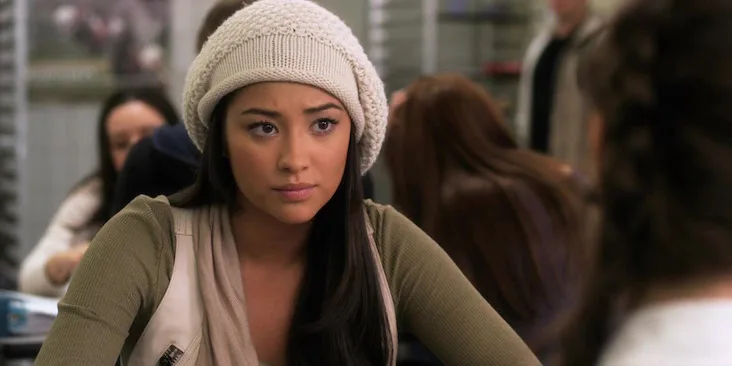 Emily Fields' Best Looks On 'Pretty Little Liars'