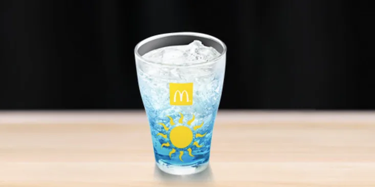 McDonald's Blue Hawaii McFizz Released In Japan & Its Ombre Is Gorgeous