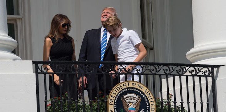 Tweets About Trump Looking At The Sun During The Eclipse Are The Best ...