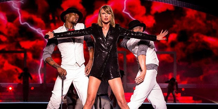 Fans Are Comparing Taylor Swift's Single To A Bad Britney Spears Song ...