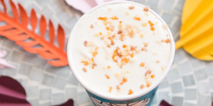 Photos Of Starbucks' Maple Pecan Latte Show New Glittery Autumn Sugar ...