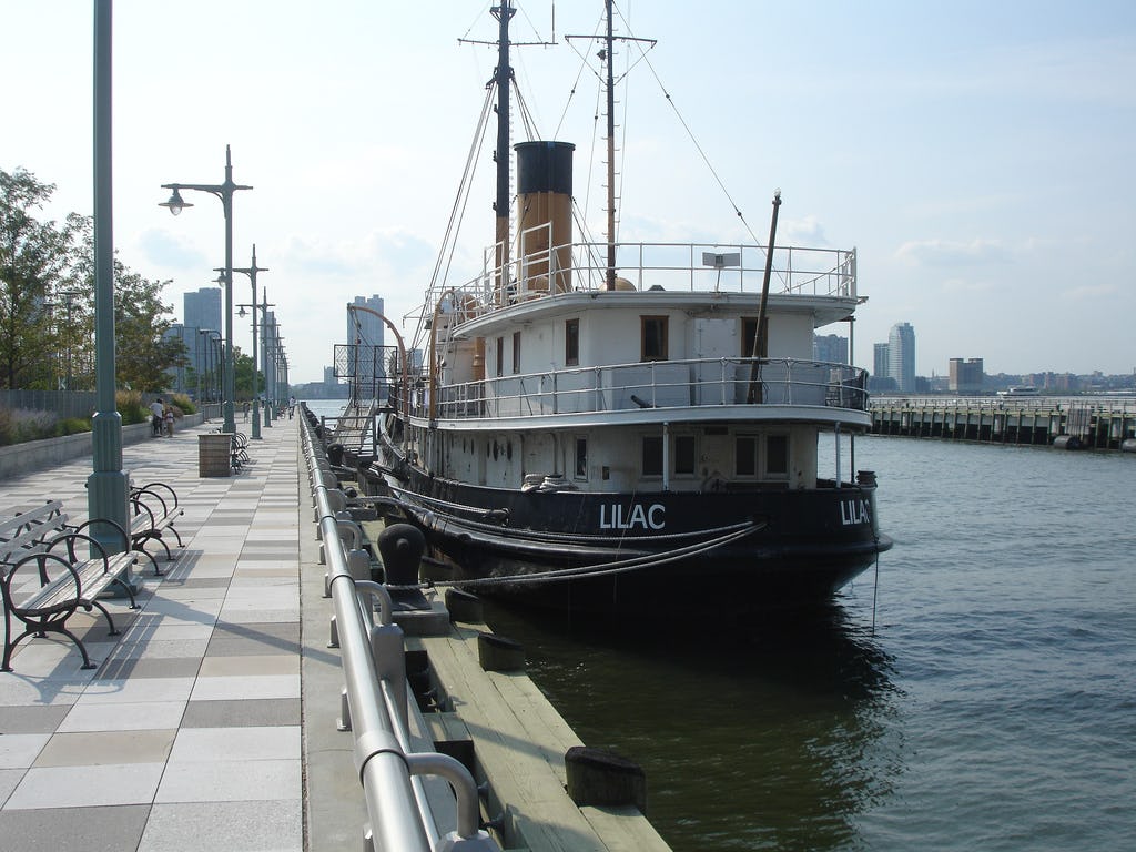 A Floating Library Hits New York, and People Are Getting Creative With ...
