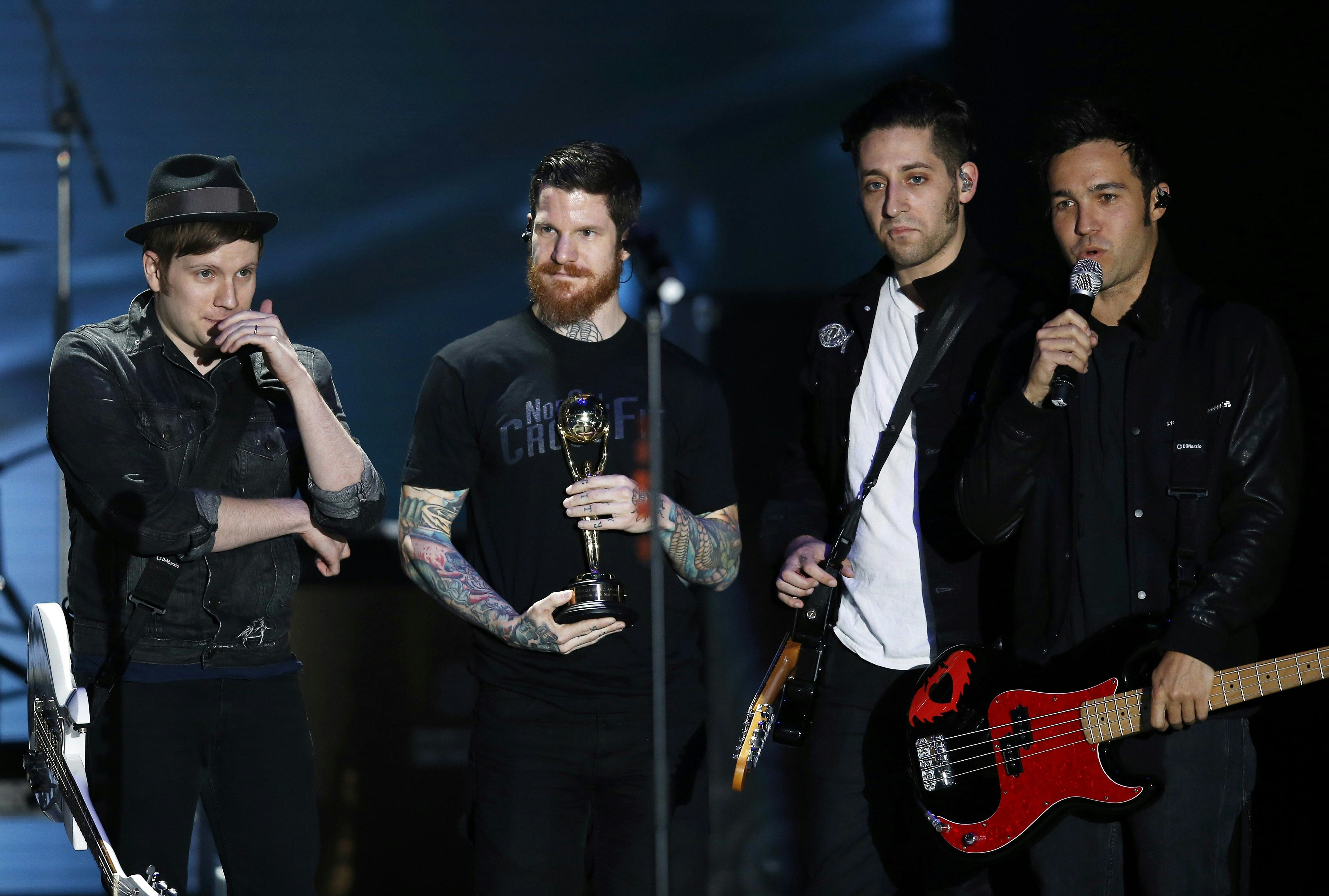 The 8 Stages Of Being A Fall Out Boy Fan Include Surprise, Eyeliner ...