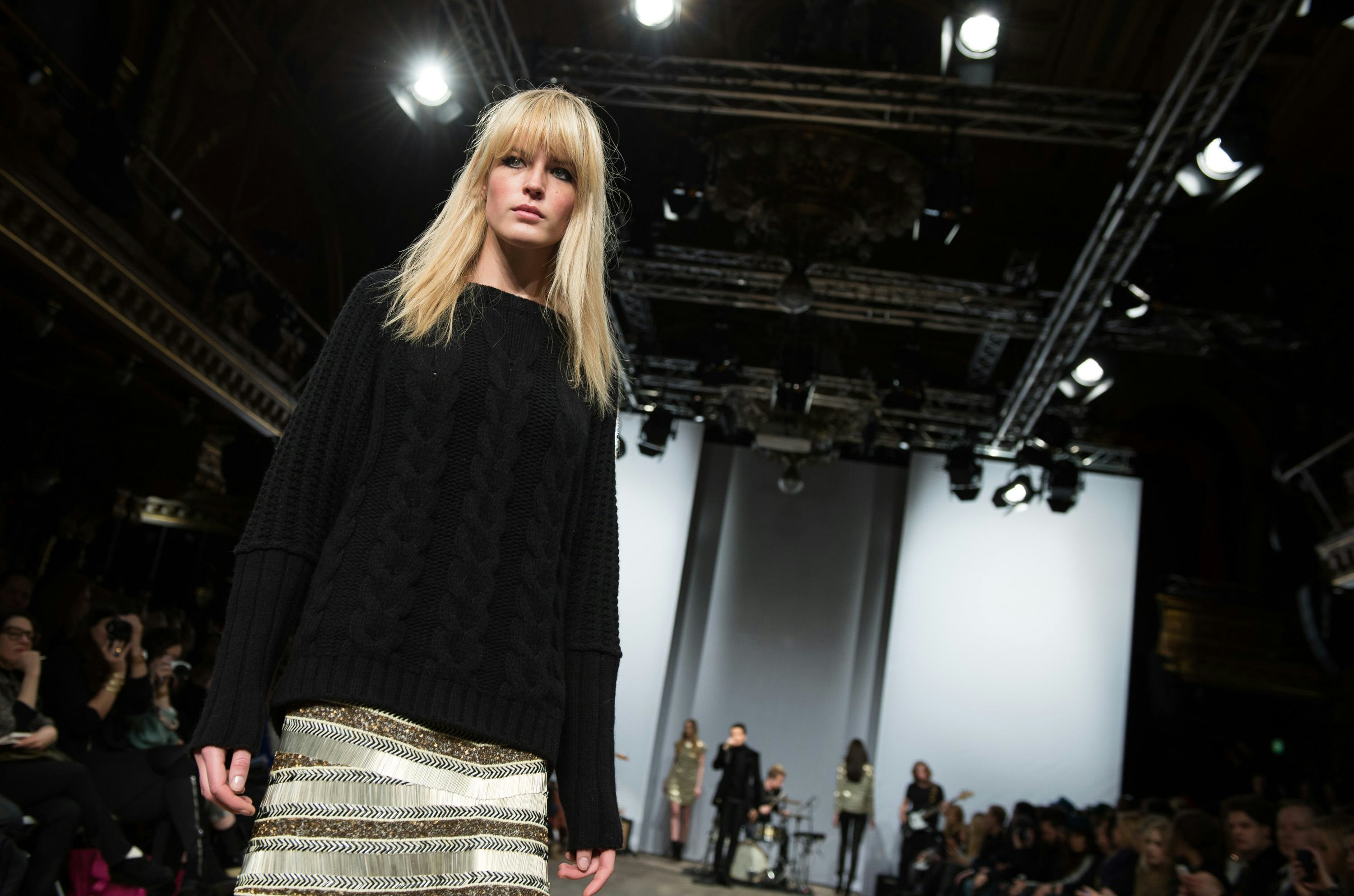 How to Wear a Slouchy Sweater Without Looking Like a Total Slob, As ...