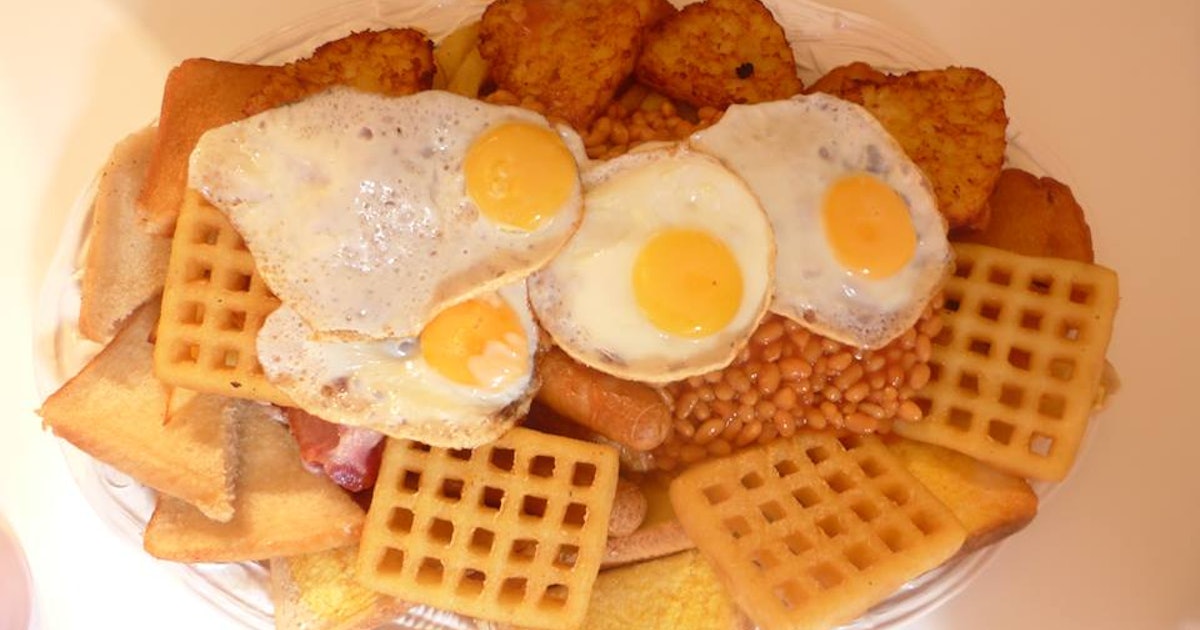 This Is What An 8 000 Calorie Meal Looks Like Are You Feeling As Sick this-is-what-an-8-000-calorie-meal-looks-like-are-you-feeling-as-sick