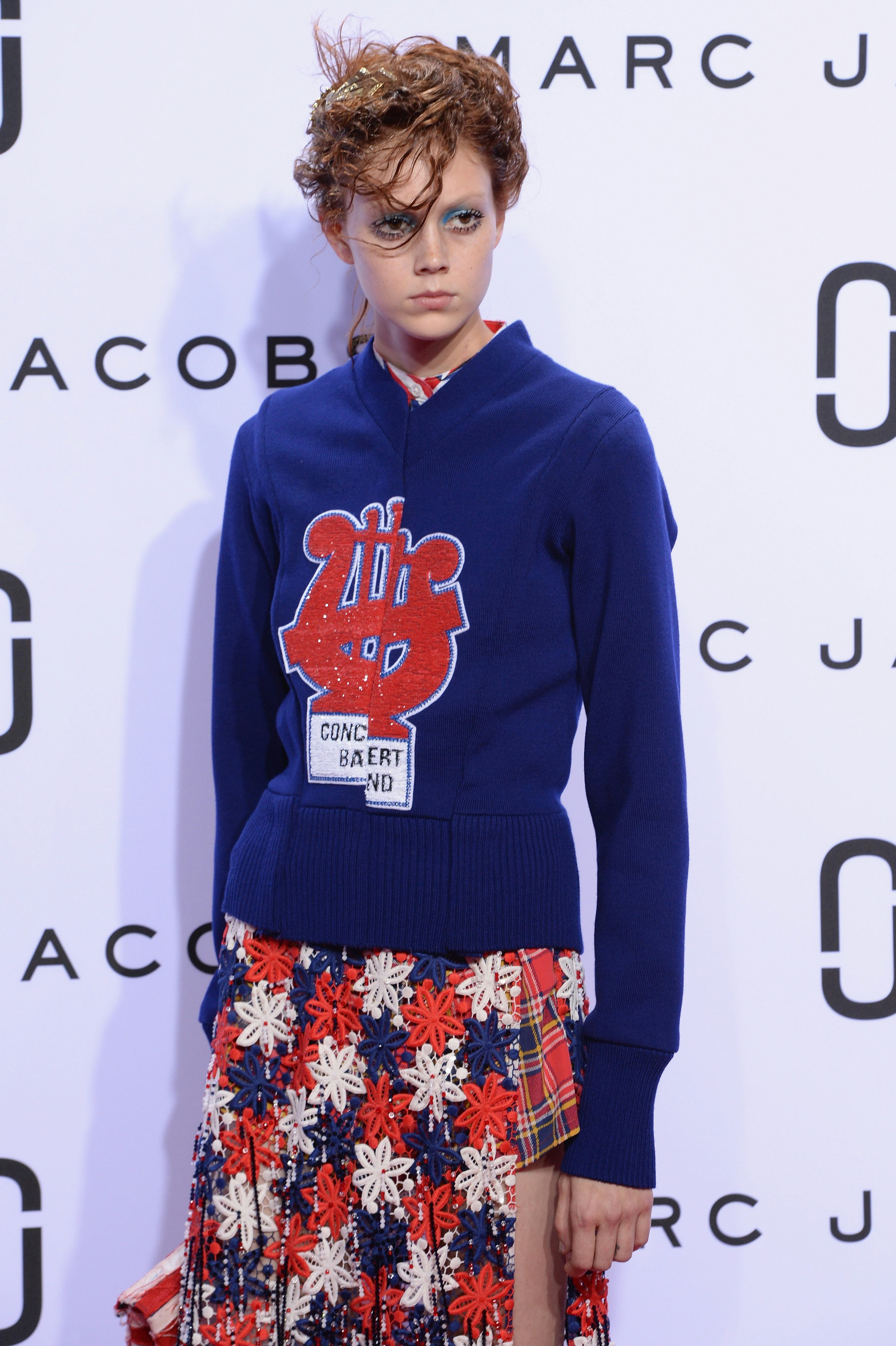 What Is The Drenched Hair Trend? Wet Looks Are In This Year — PHOTOS