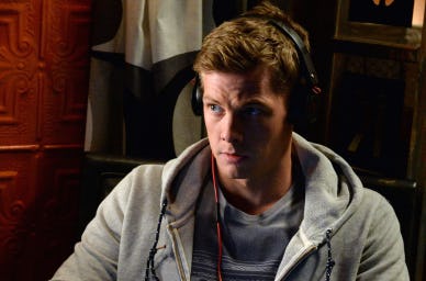 Is Andrew Really Charles DiLaurentis On 'Pretty Little Liars'? He Seems ...