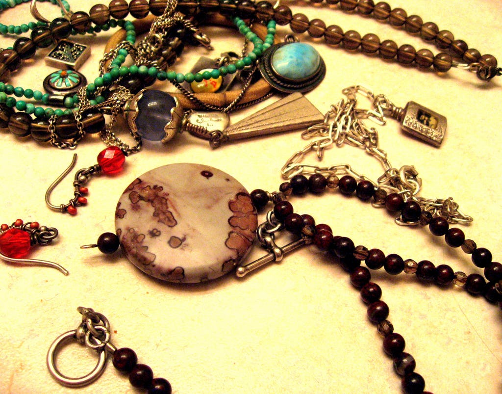 How To Untangle A Necklace Using This Brilliant Jewelry Hack, Because ...