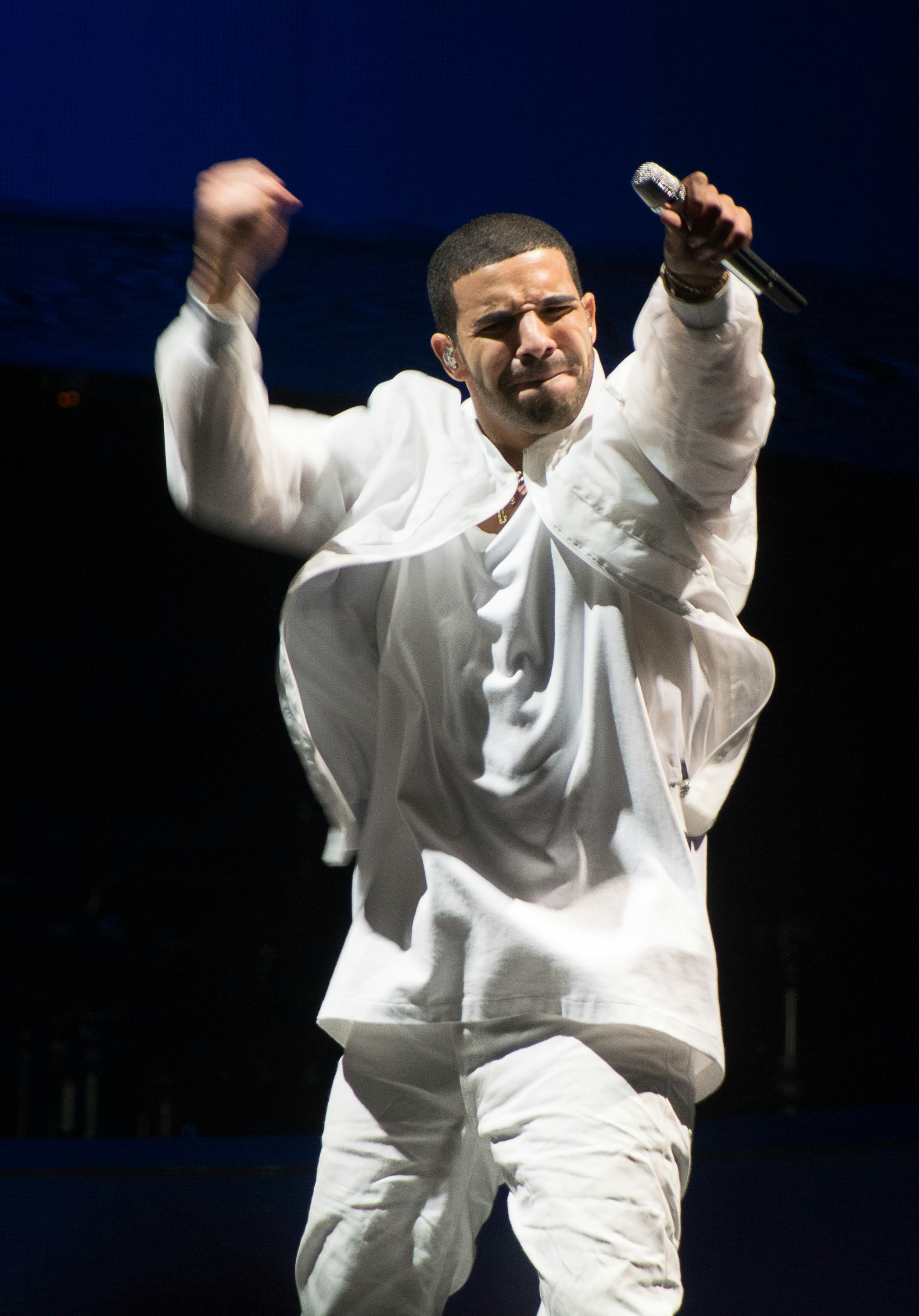 17 Photos of Drake That Prove The Rapper is Really a Goofy Guy at Heart