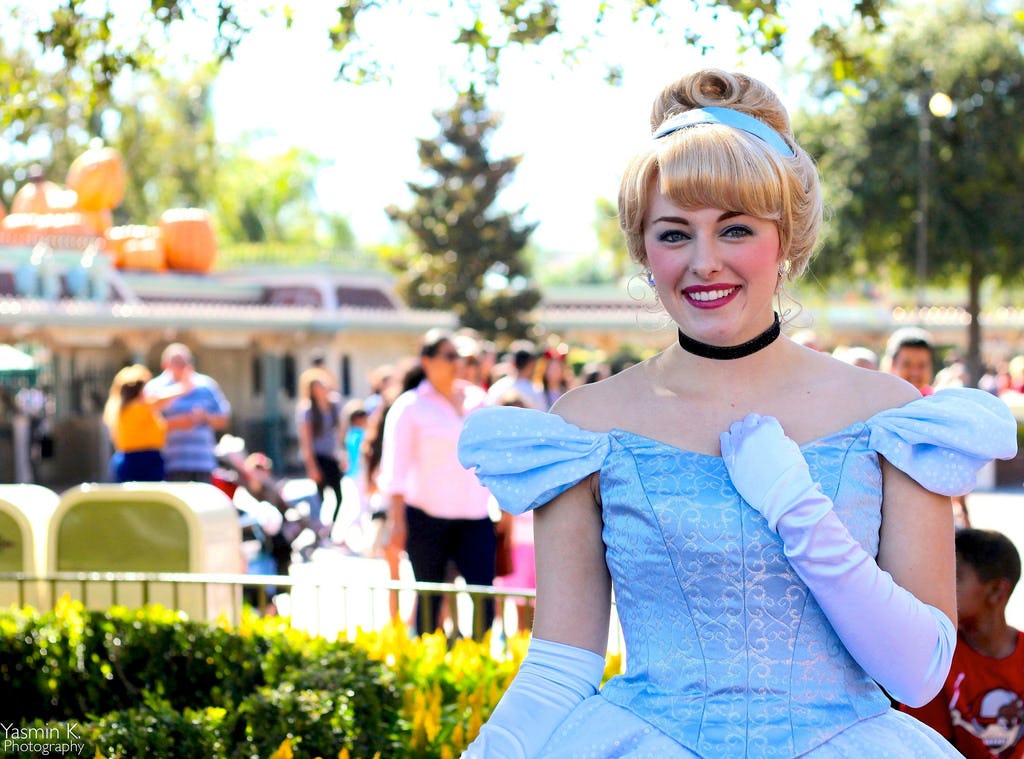 #DearMe: Disney Princess Edition Video Offers Advice From Elsa, Mulan ...