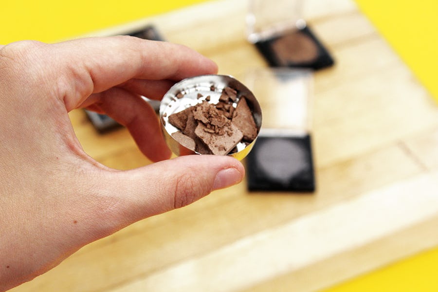 How To Fix Broken Makeup With A Simple Drugstore Hack — TUTORIAL