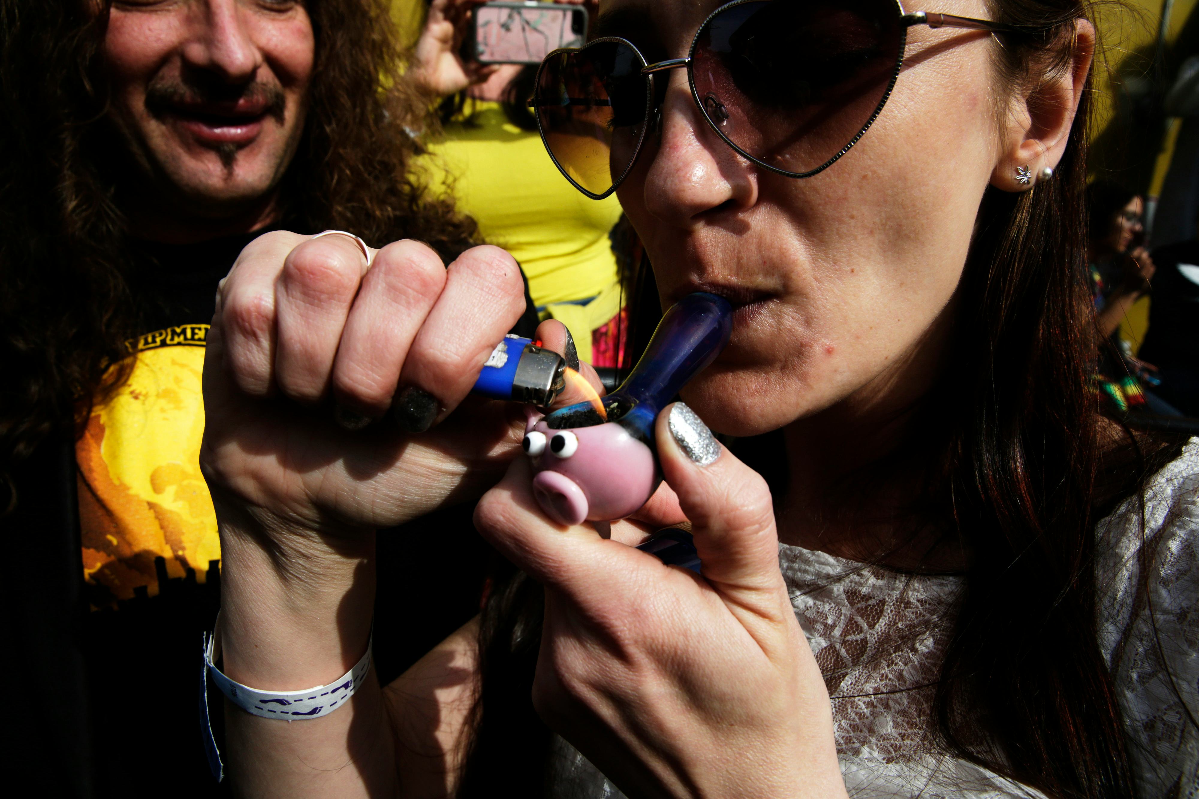 Is Weed Bad For You? The Arguments For and Against Marijuana's Supposed ...