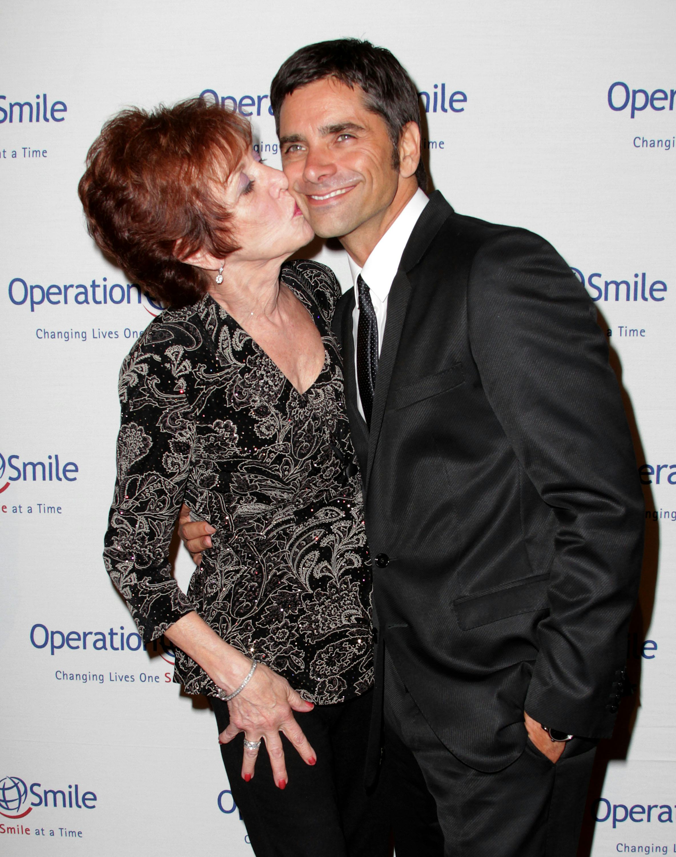 John Stamos' Touching Tribute to His Mother Will Move You — PHOTOS