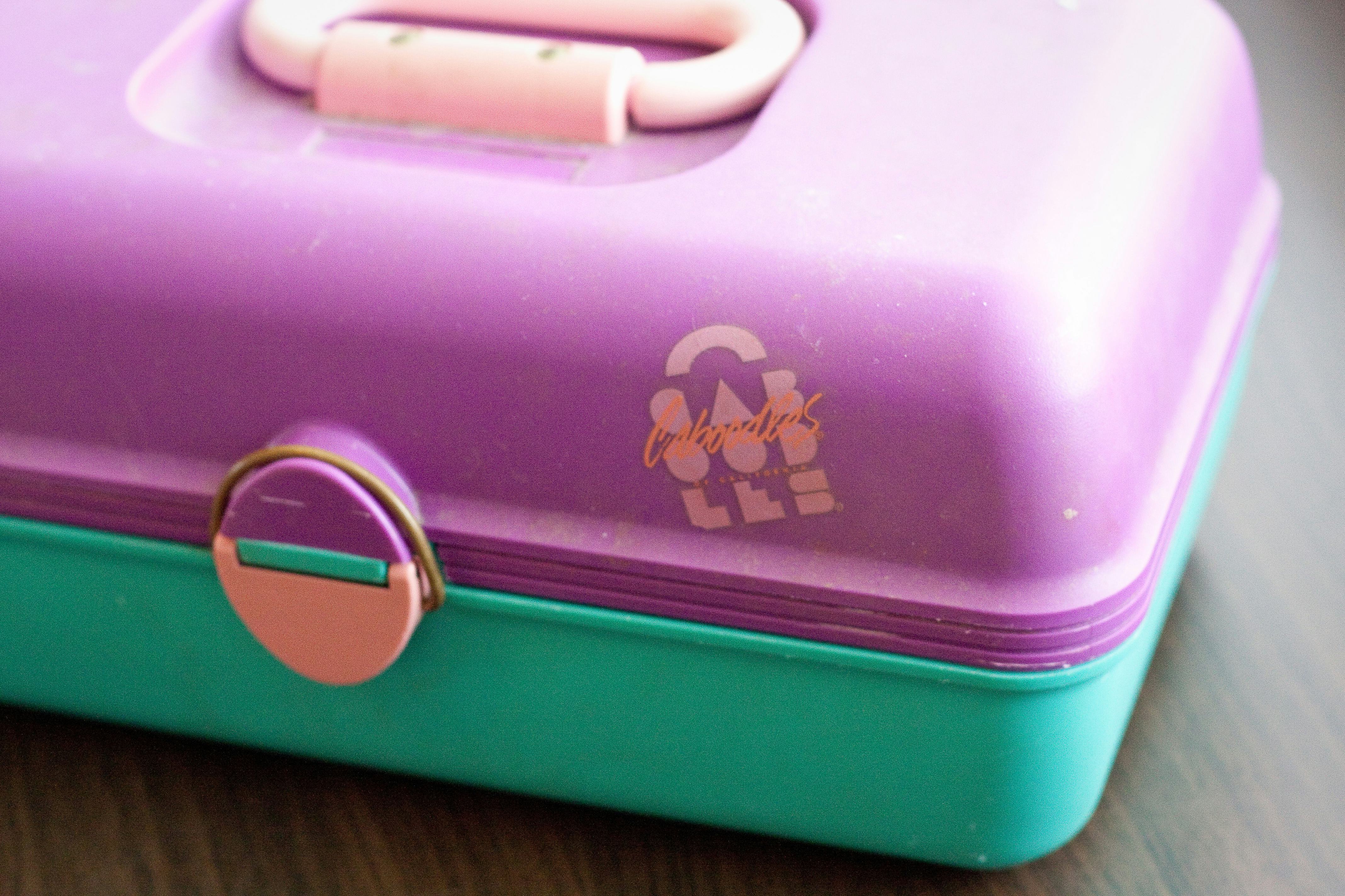 7 Ways To Use Your Caboodle As An Adult, Because The '90s Will Never Die