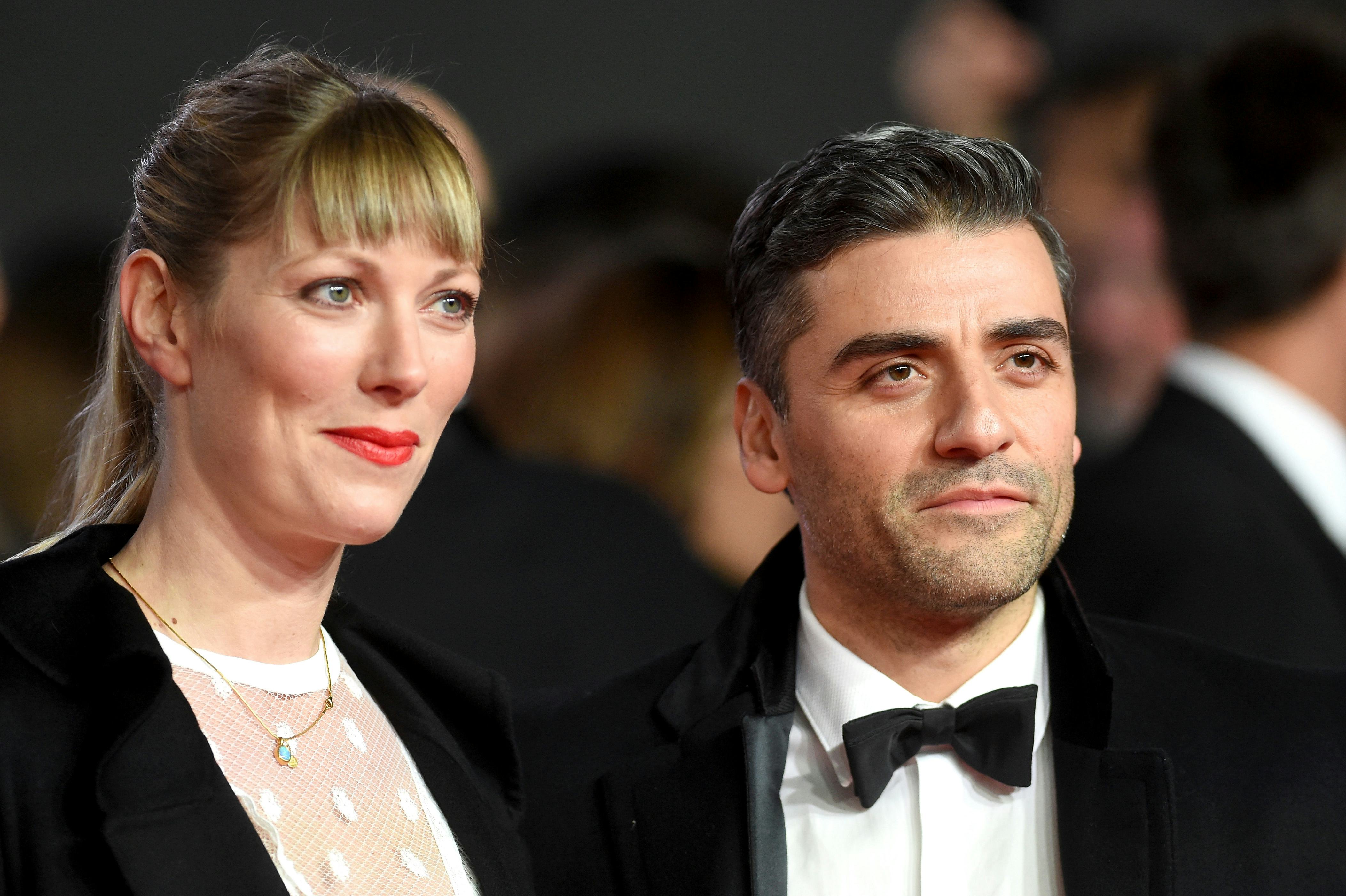 Is Oscar Isaac Married? The Internet's Boyfriend Has Let A Couple ...