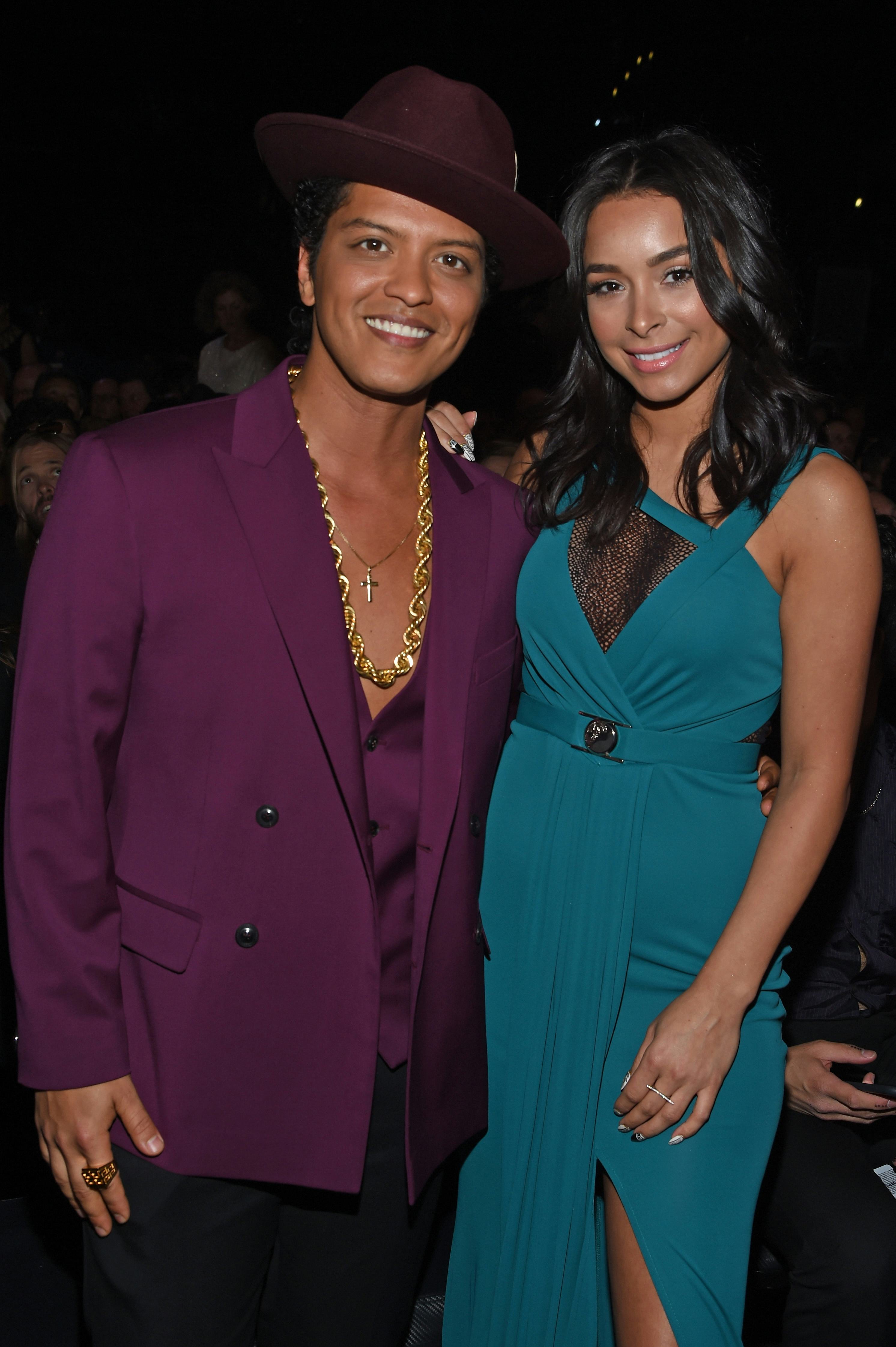 Who Is Bruno Mars Dating? Here's What We Know About The Singer's ...
