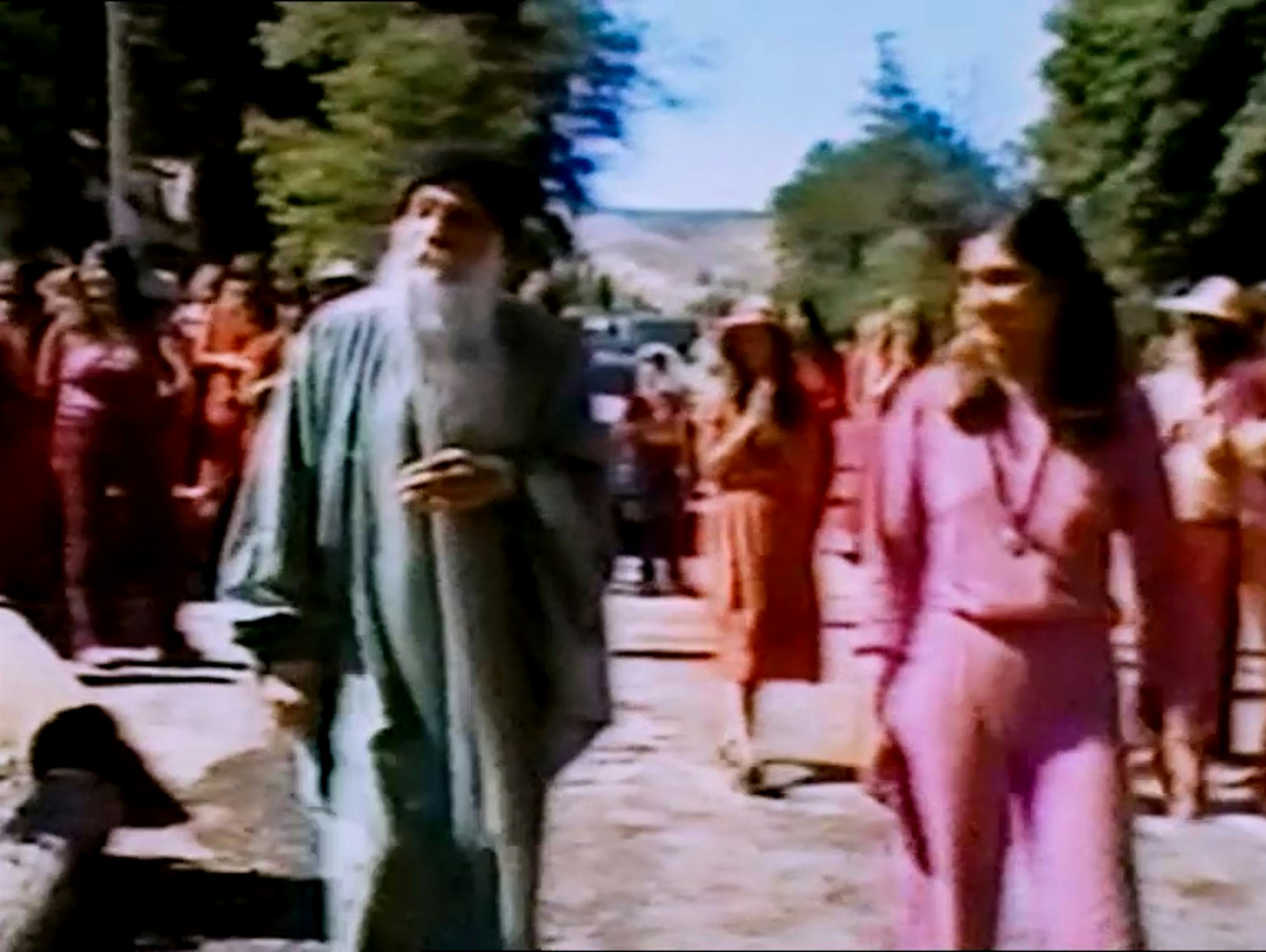 Does The Rajneesh Movement Exist In 2018? ‘Wild Wild Country’ Focuses ...